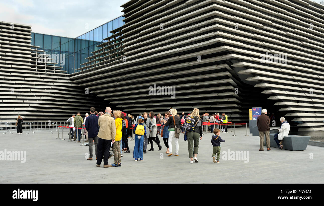 V and a design museum dundee hi-res stock photography and images - Alamy