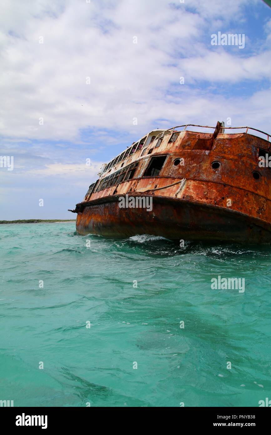 View of ship wreck in water hi-res stock photography and images - Alamy
