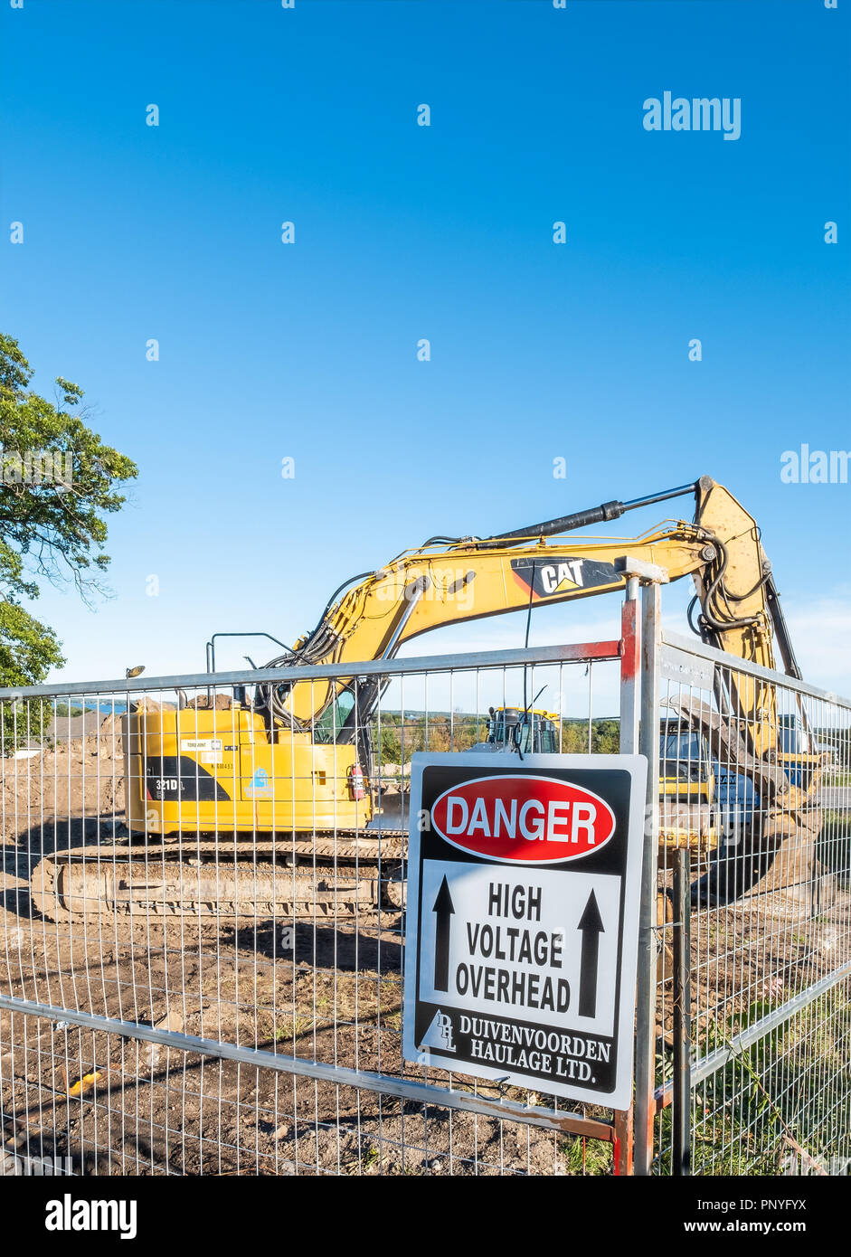 Electrical warning sign hi-res stock photography and images - Alamy