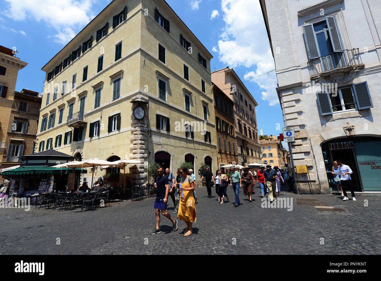 Caffe roma hi-res stock photography and images - Alamy