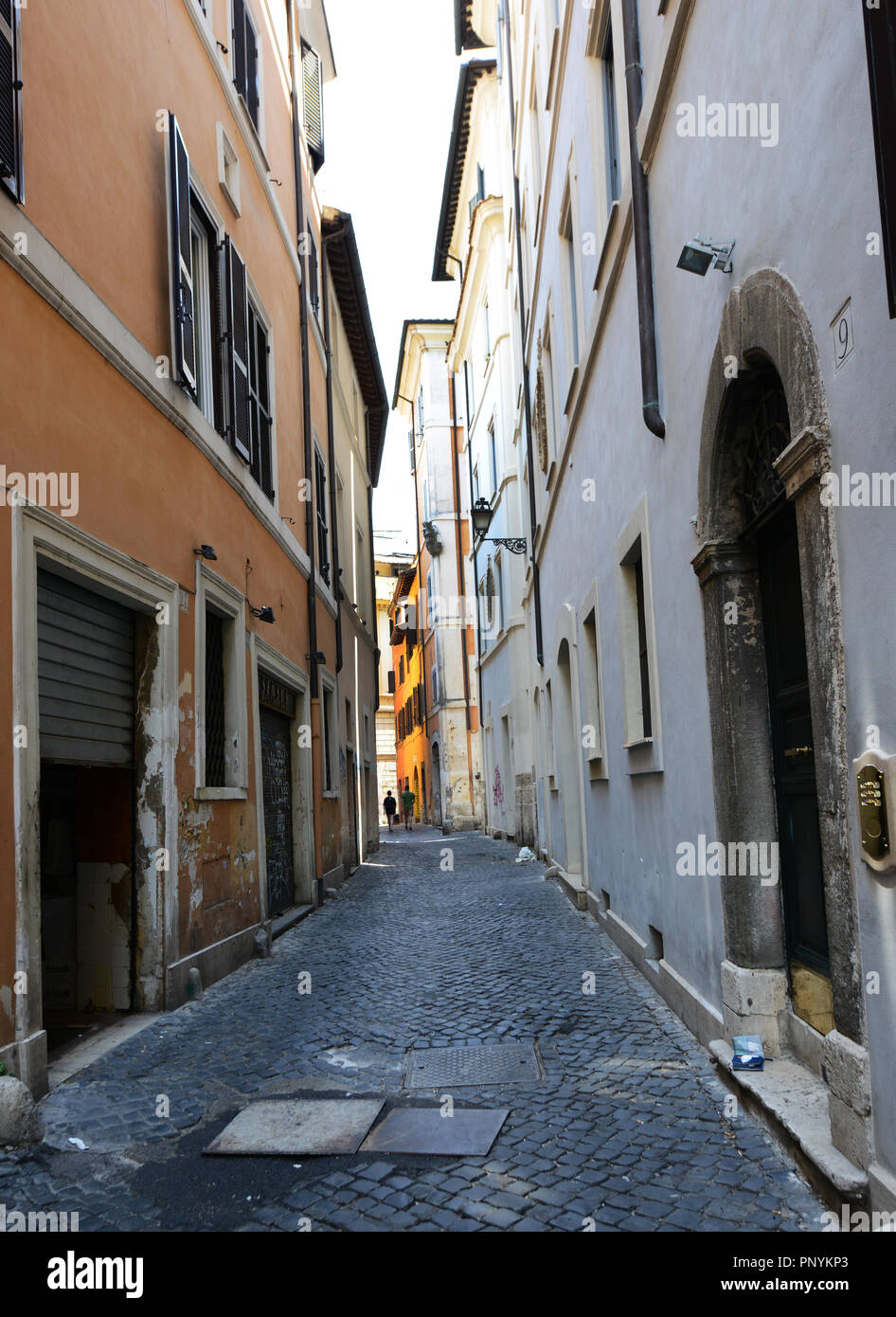 Vicolo rome hi-res stock photography and images - Alamy