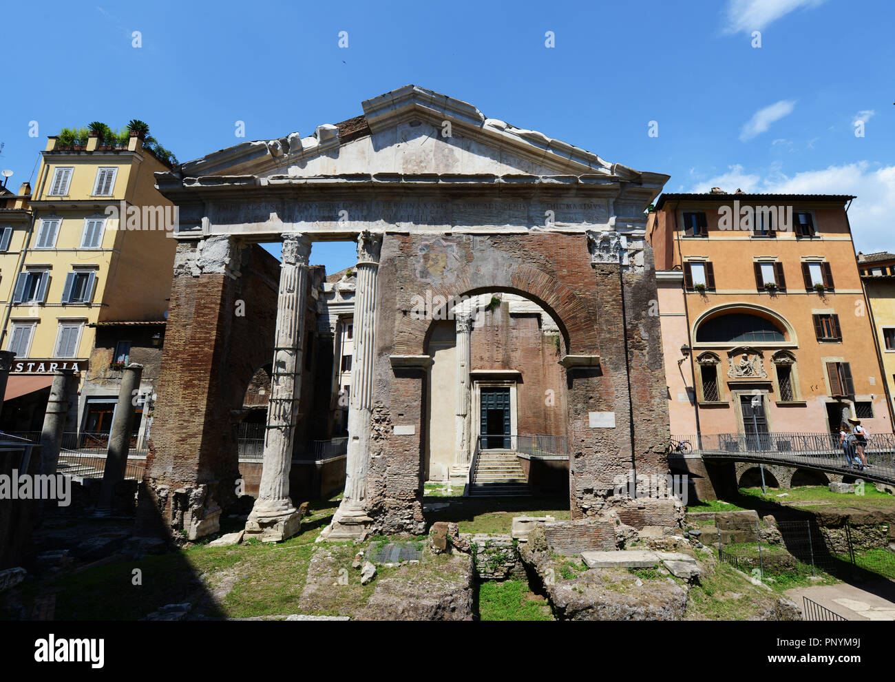Porticus hi-res stock photography and images - Alamy