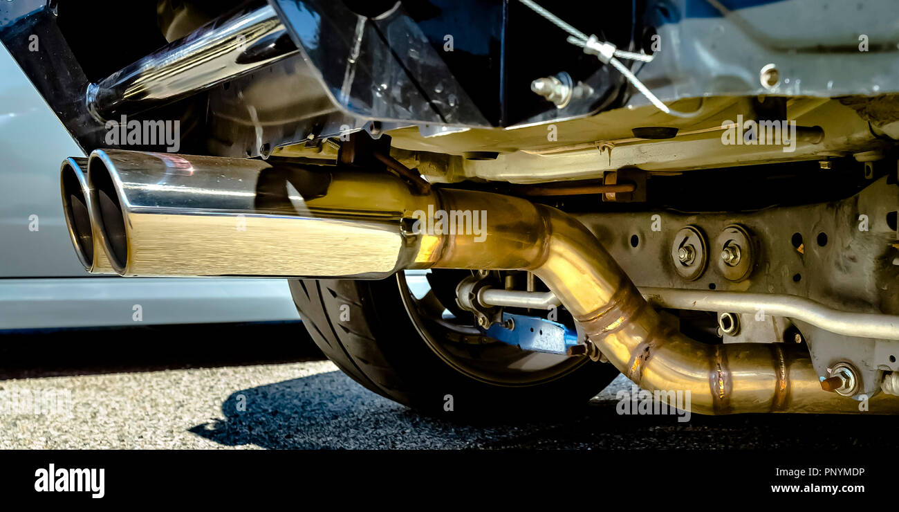 Chrome exhaust pipe hi-res stock photography and images - Alamy