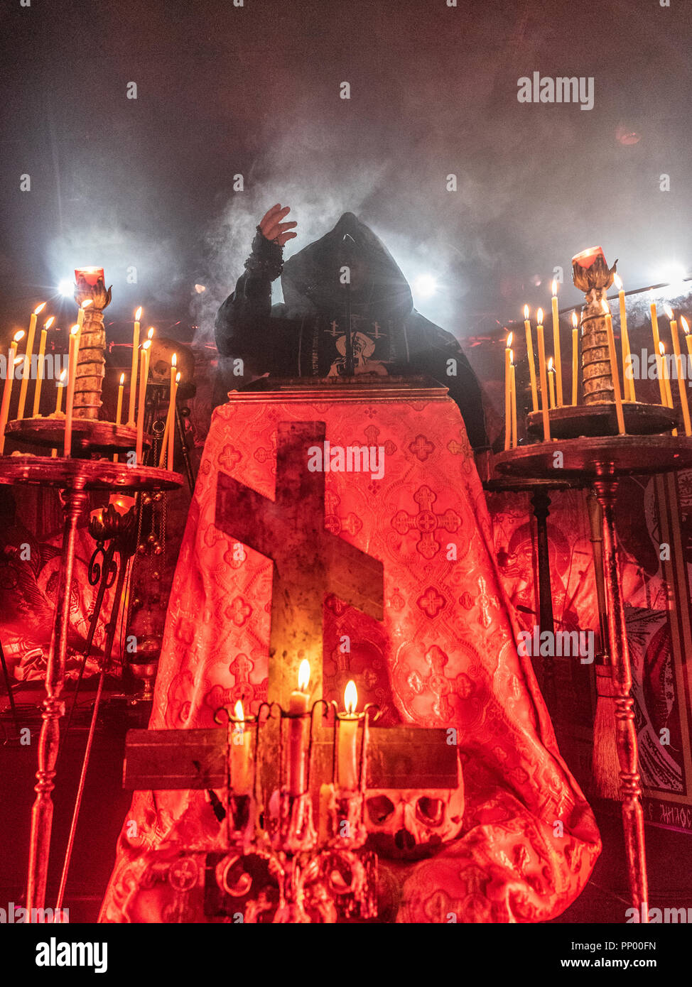 Black priest vestments hi-res stock photography and images - Alamy