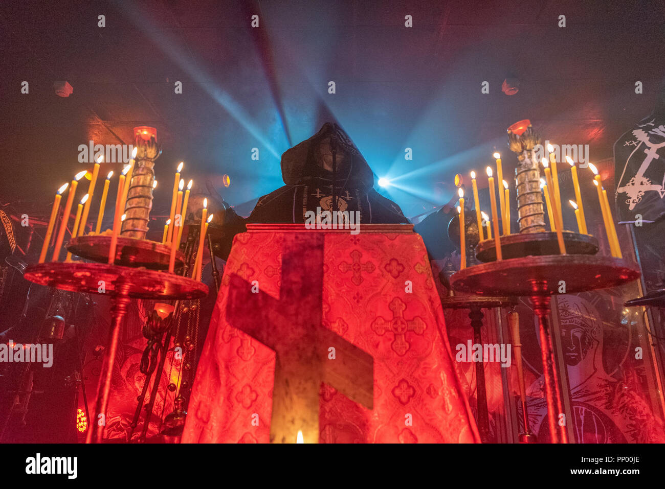 Black priest vestments hi-res stock photography and images - Alamy