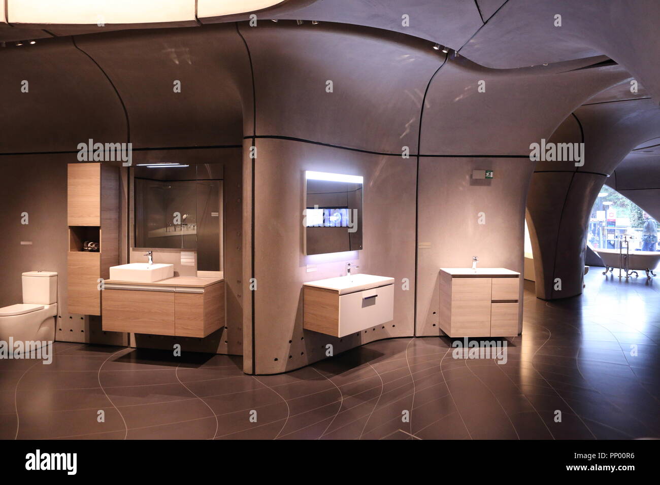 Roca london gallery zaha hadid hi-res stock photography and images - Alamy