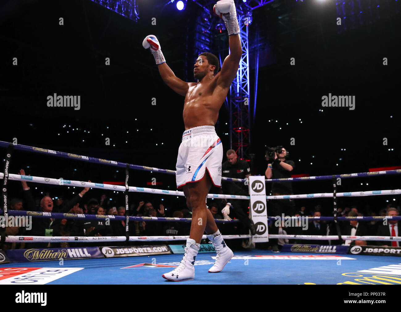 Anthony joshua knockout hi-res stock photography and images - Alamy