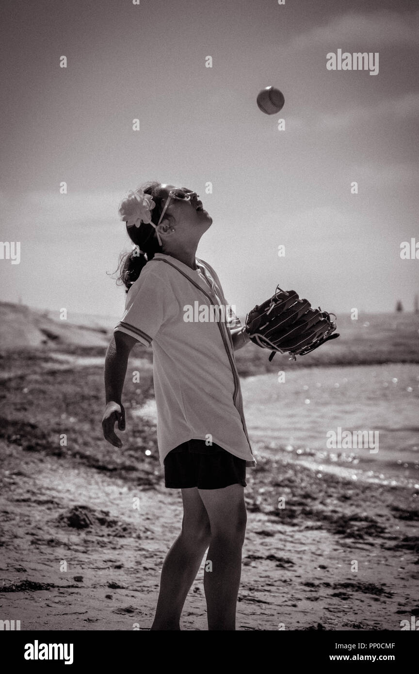 Child baseball glove girl hi-res stock photography and images - Alamy