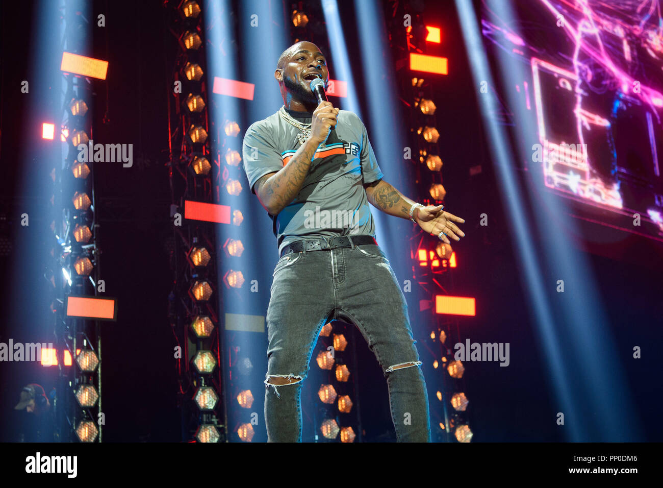 Davido at o2 arena hi-res stock photography and images - Alamy