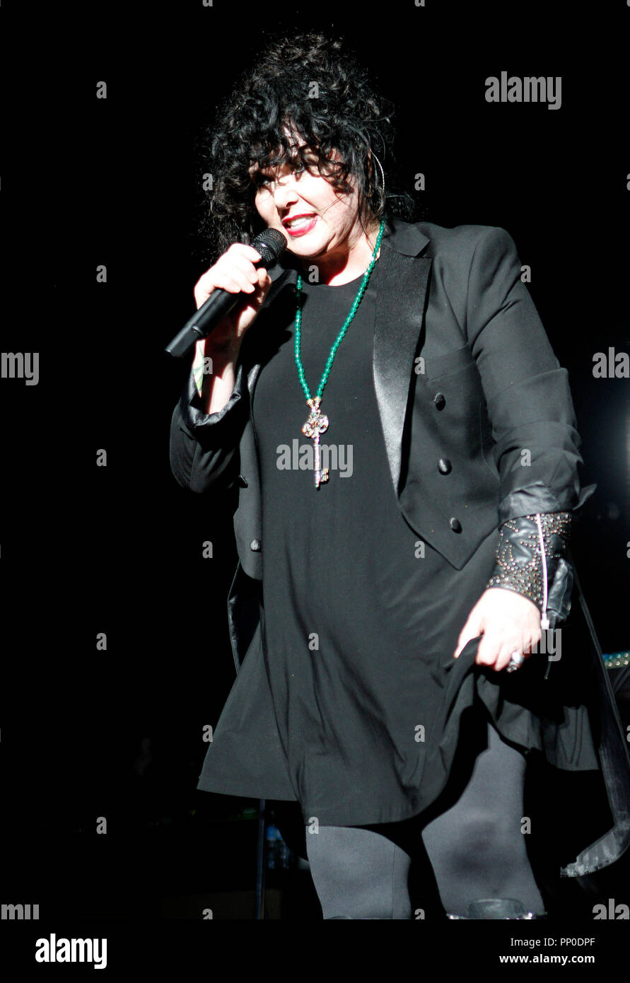 Ann wilson concert hi-res stock photography and images - Alamy