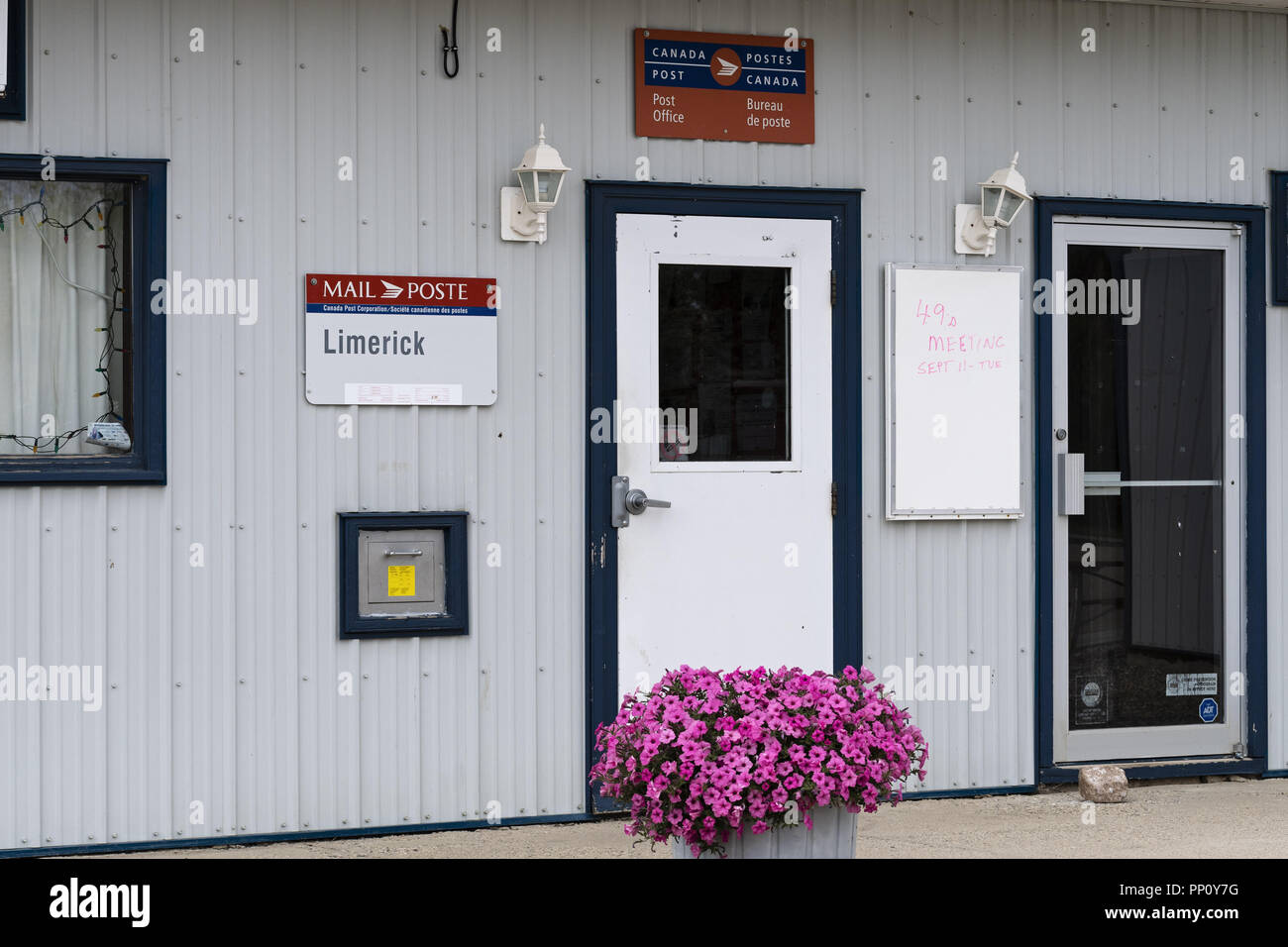 Canada Post Logo High Resolution Stock Photography and Images - Alamy