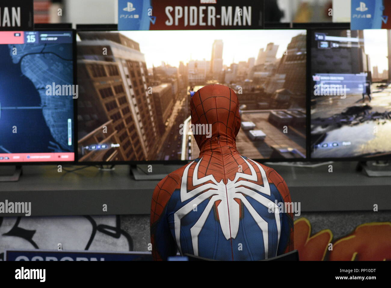 Spider man ps4 game hi-res stock photography and images - Alamy