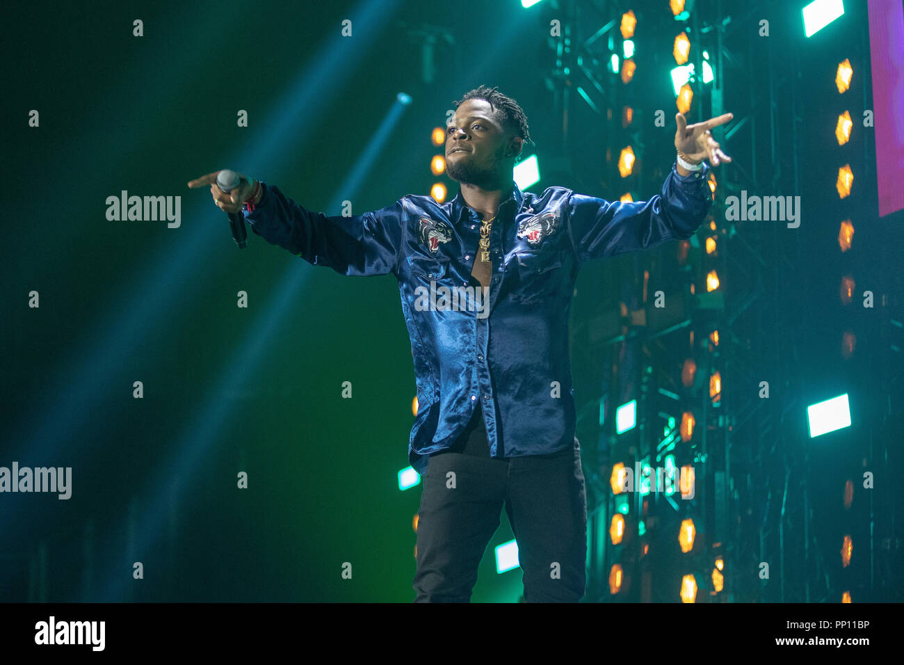 Davido at o2 arena hi-res stock photography and images - Alamy