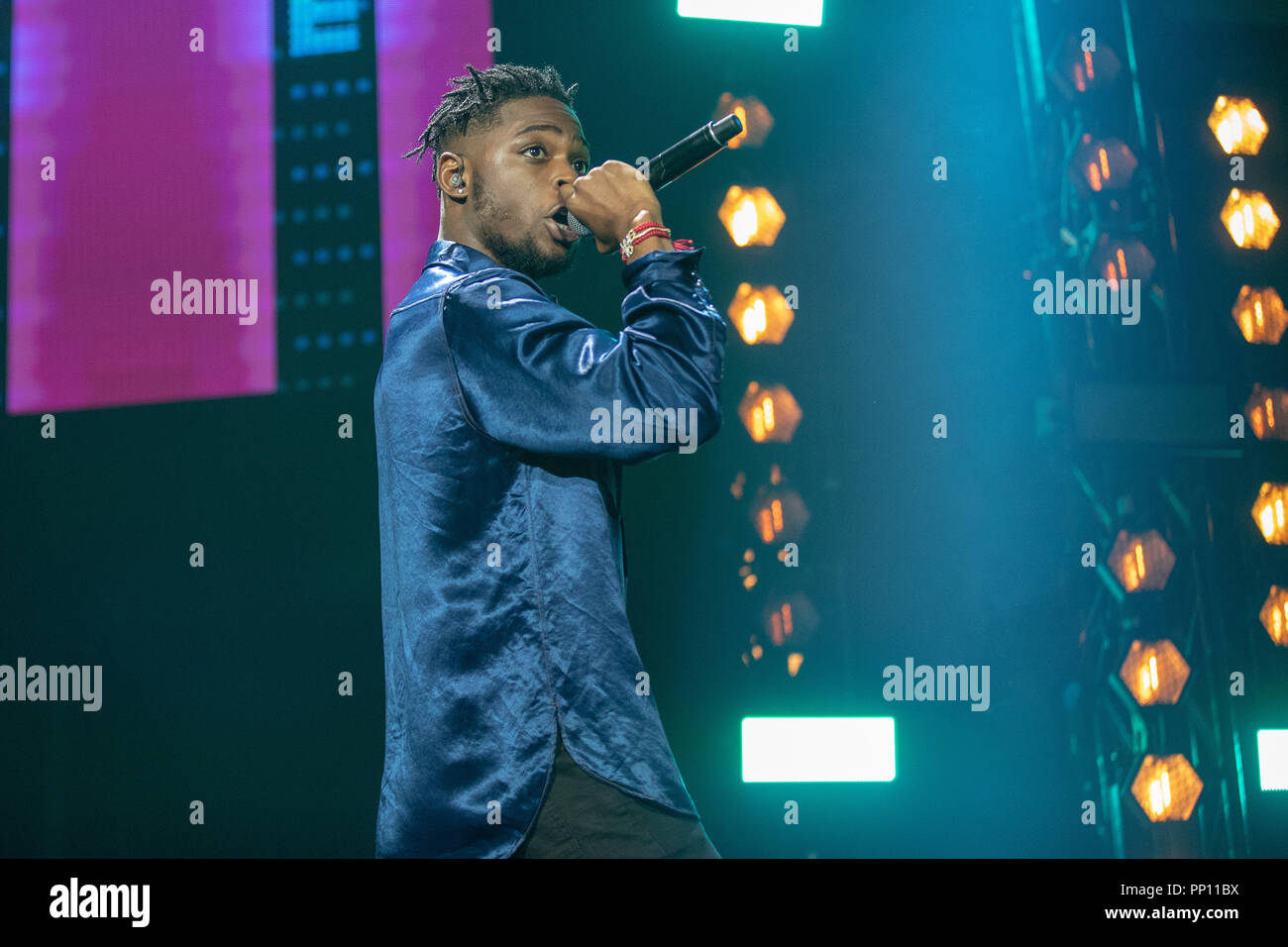 Davido at o2 arena hi-res stock photography and images - Alamy