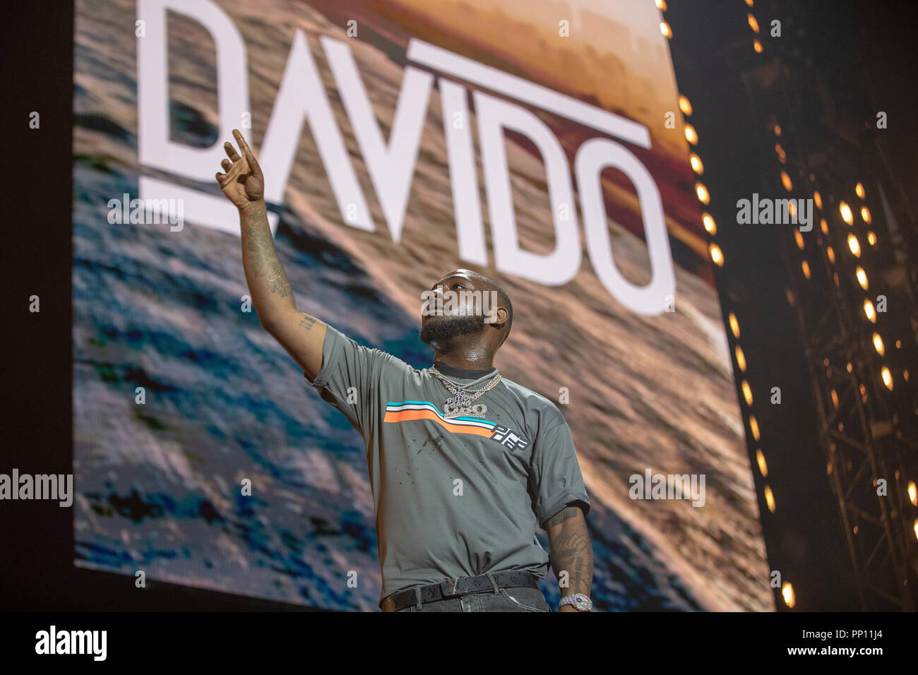 Davido at o2 arena hi-res stock photography and images - Alamy