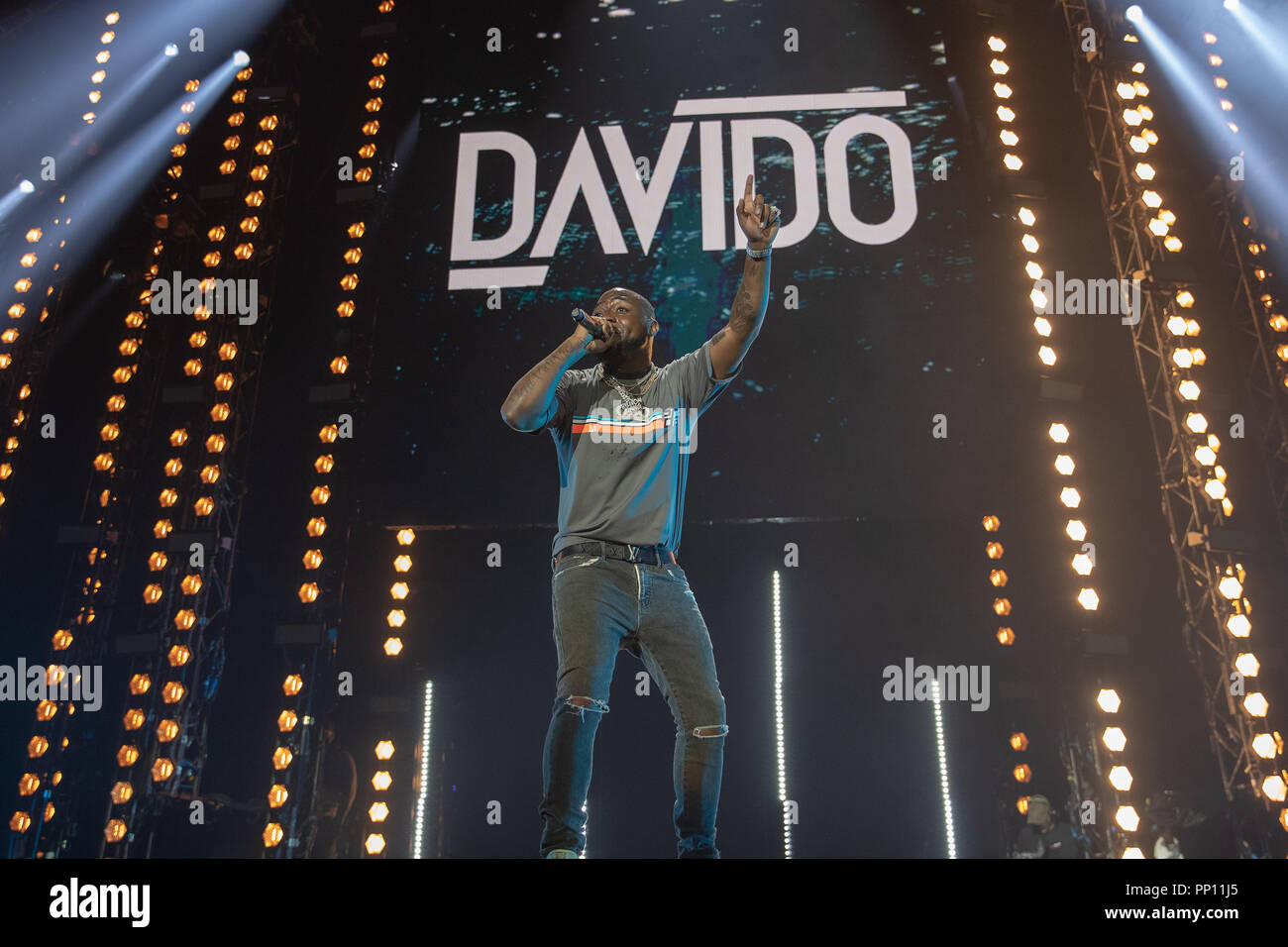 Davido at o2 arena hi-res stock photography and images - Alamy