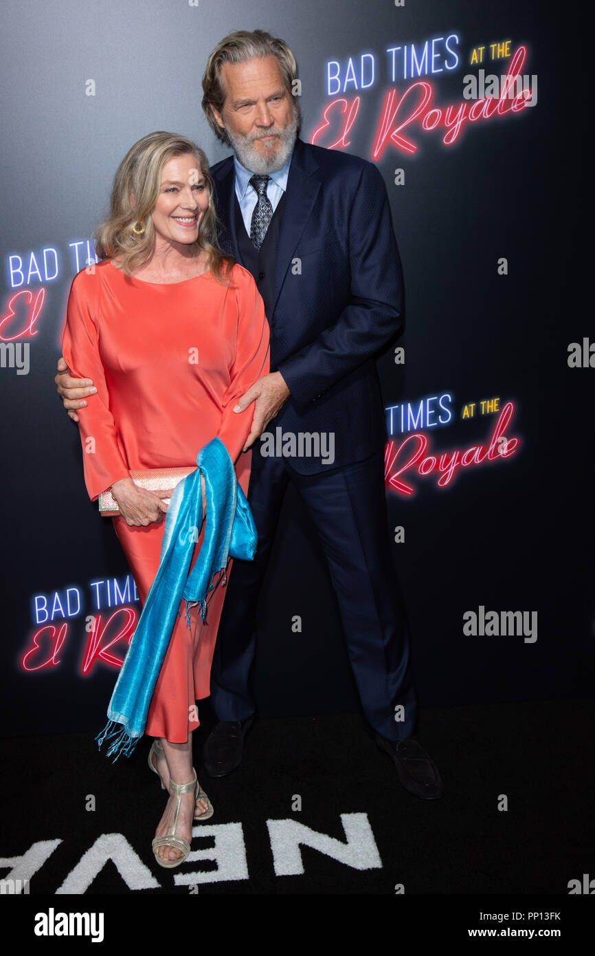 Susan Geston and Jeff Bridges attend the premiere of 20th Century Fox's ...