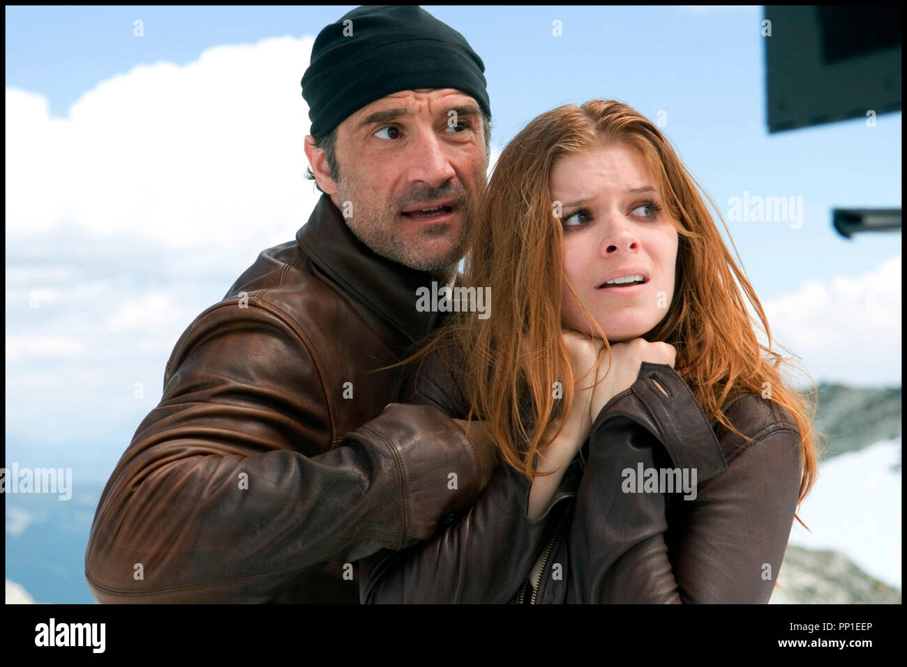Kate Mara Shooter 2007 Stock Photos & Kate Mara Shooter 2007 Stock ...