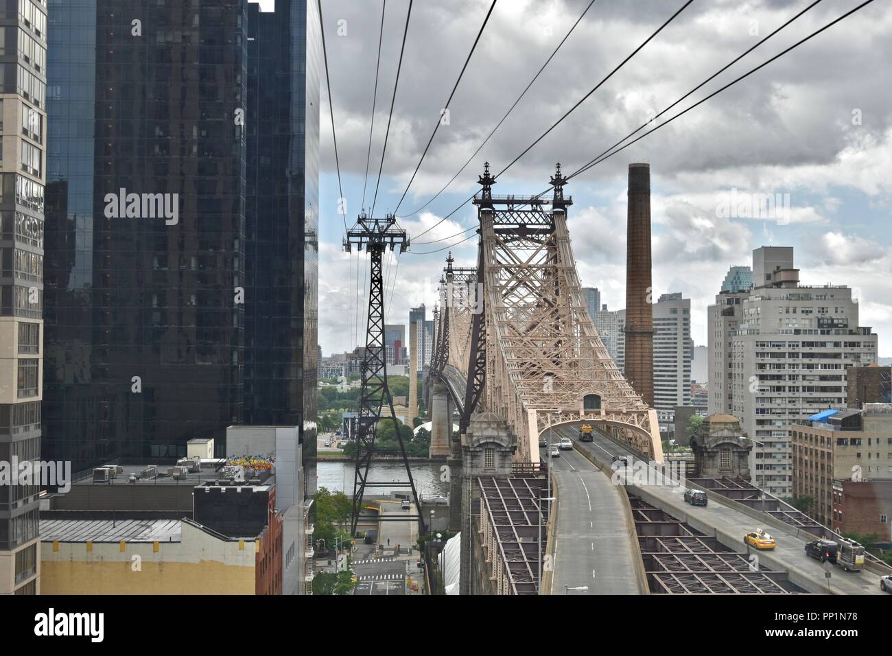 The famous Roosevelt Island Aerial Tramway between Manhattan and ...