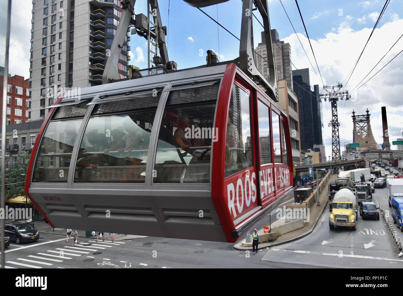The famous Roosevelt Island Aerial Tramway between Manhattan and ...