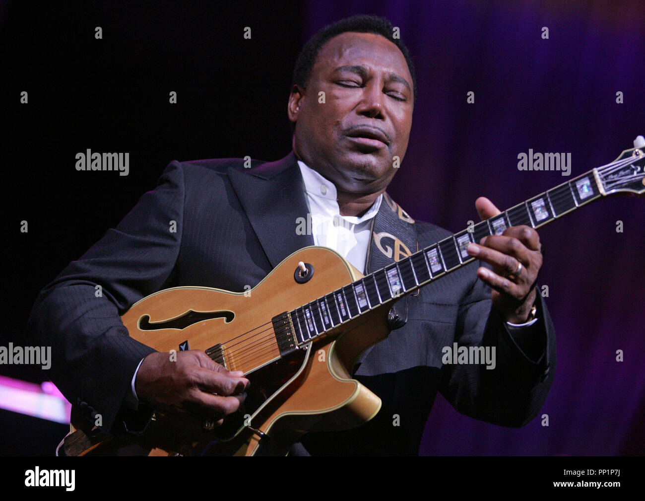 George benson hi-res stock photography and images - Alamy