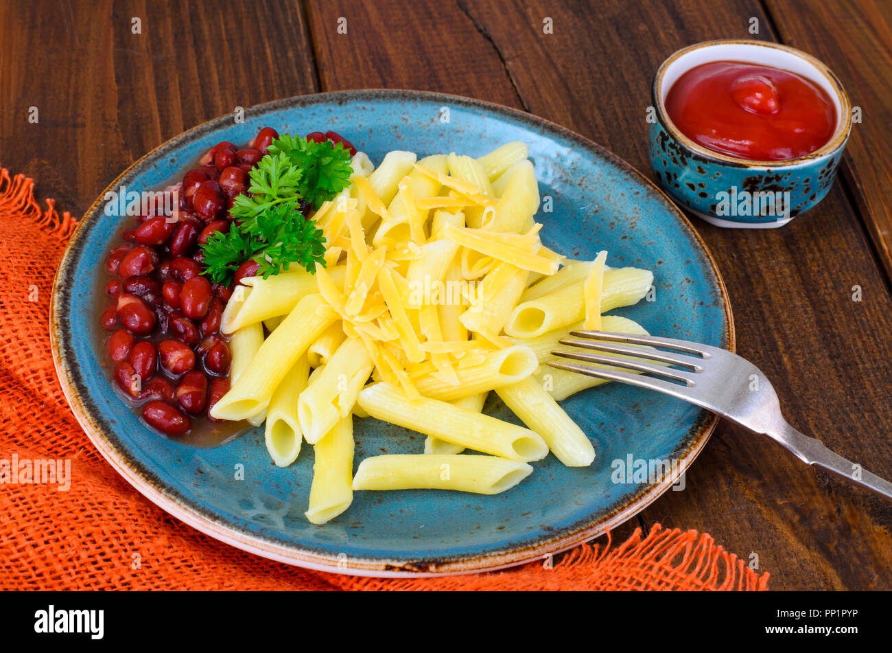 Pasta and beans in tomato sauce Stock Photo - Alamy