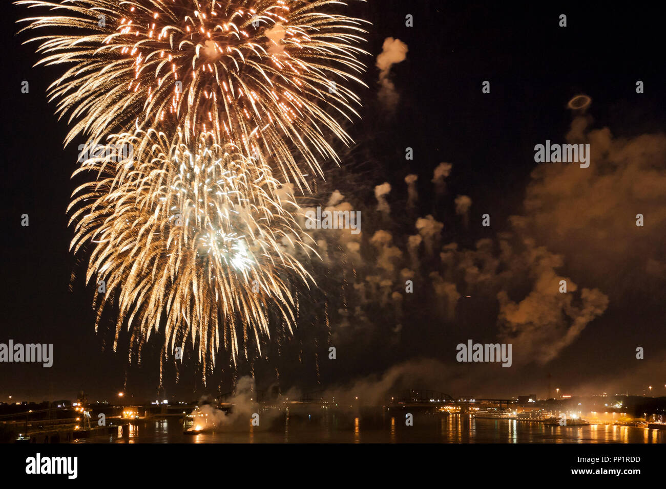 Fireworks display over the Mississippi River Stock Photo - Alamy