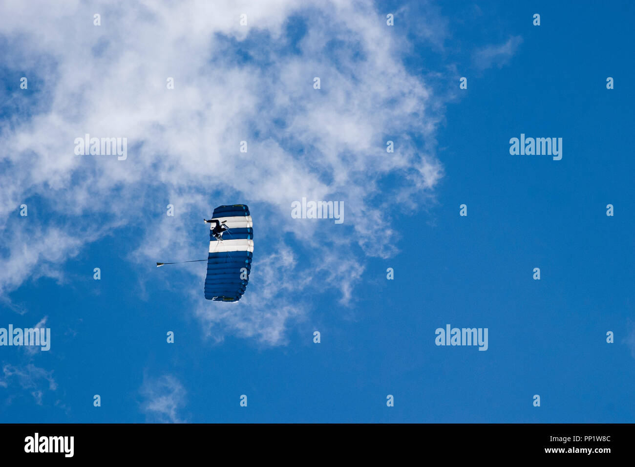 Freefall skydive parachute jump hi-res stock photography and images - Alamy