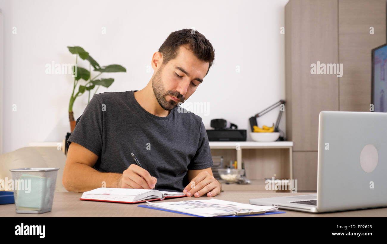 Putting thoughts on paper hi-res stock photography and images - Alamy