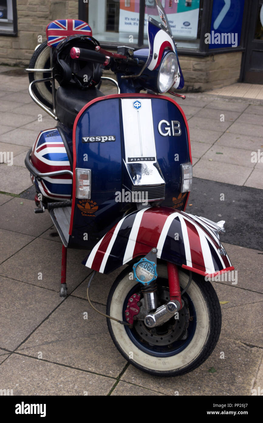 Mods weekender hi-res stock photography and images - Alamy