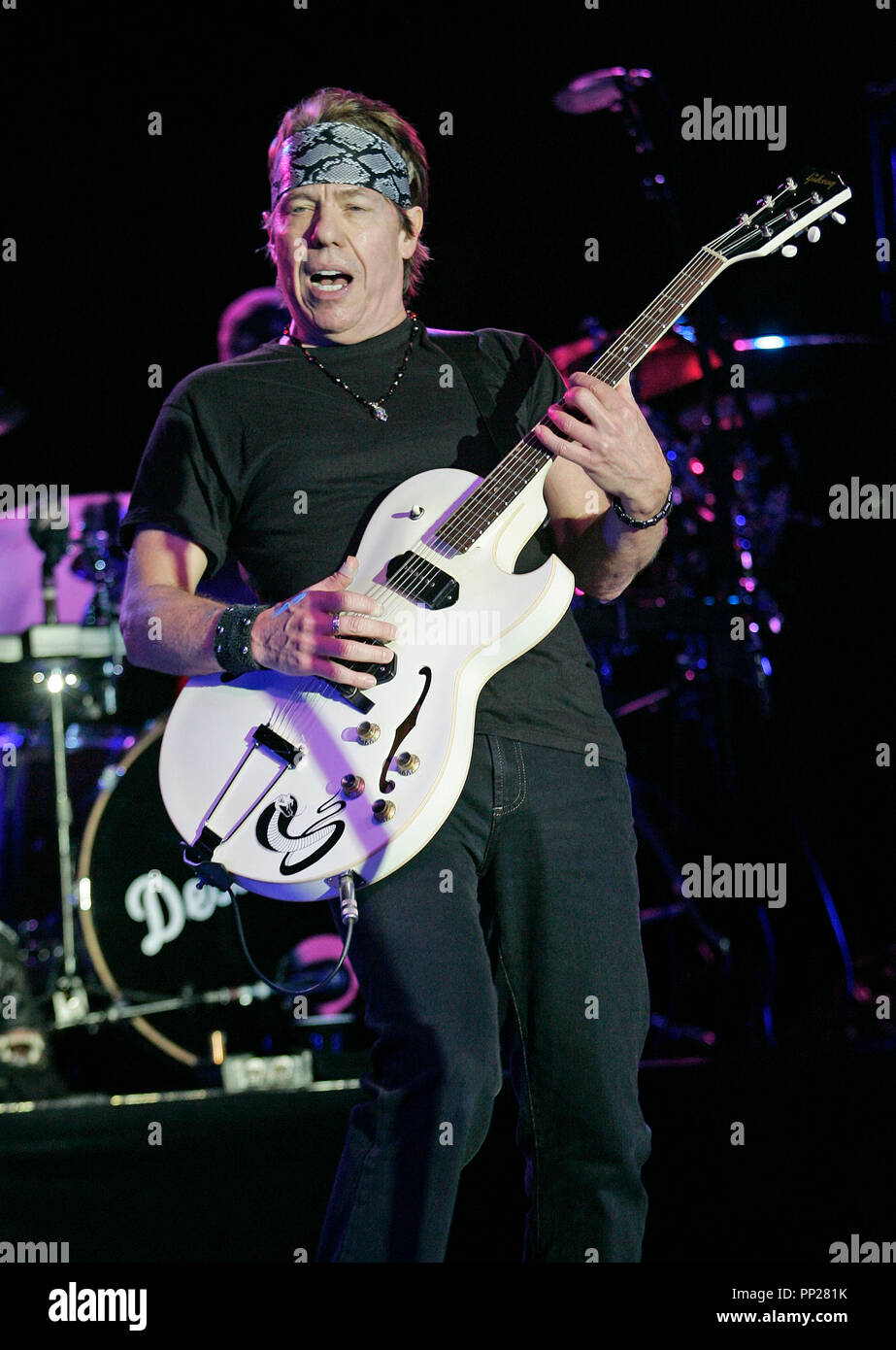 George thorogood and the destroyers hi-res stock photography and images ...