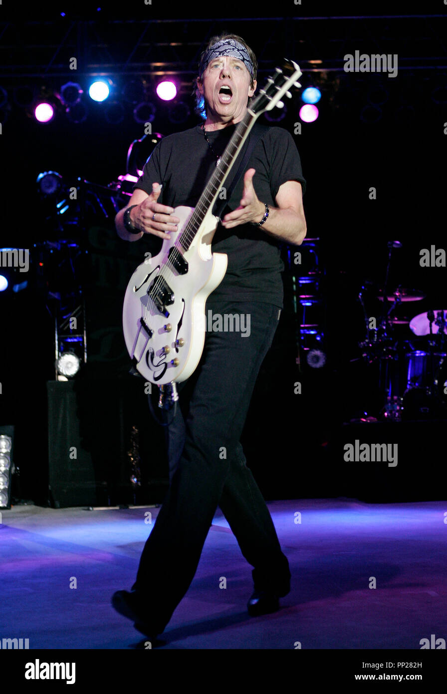 George thorogood and the destroyers hi-res stock photography and images ...