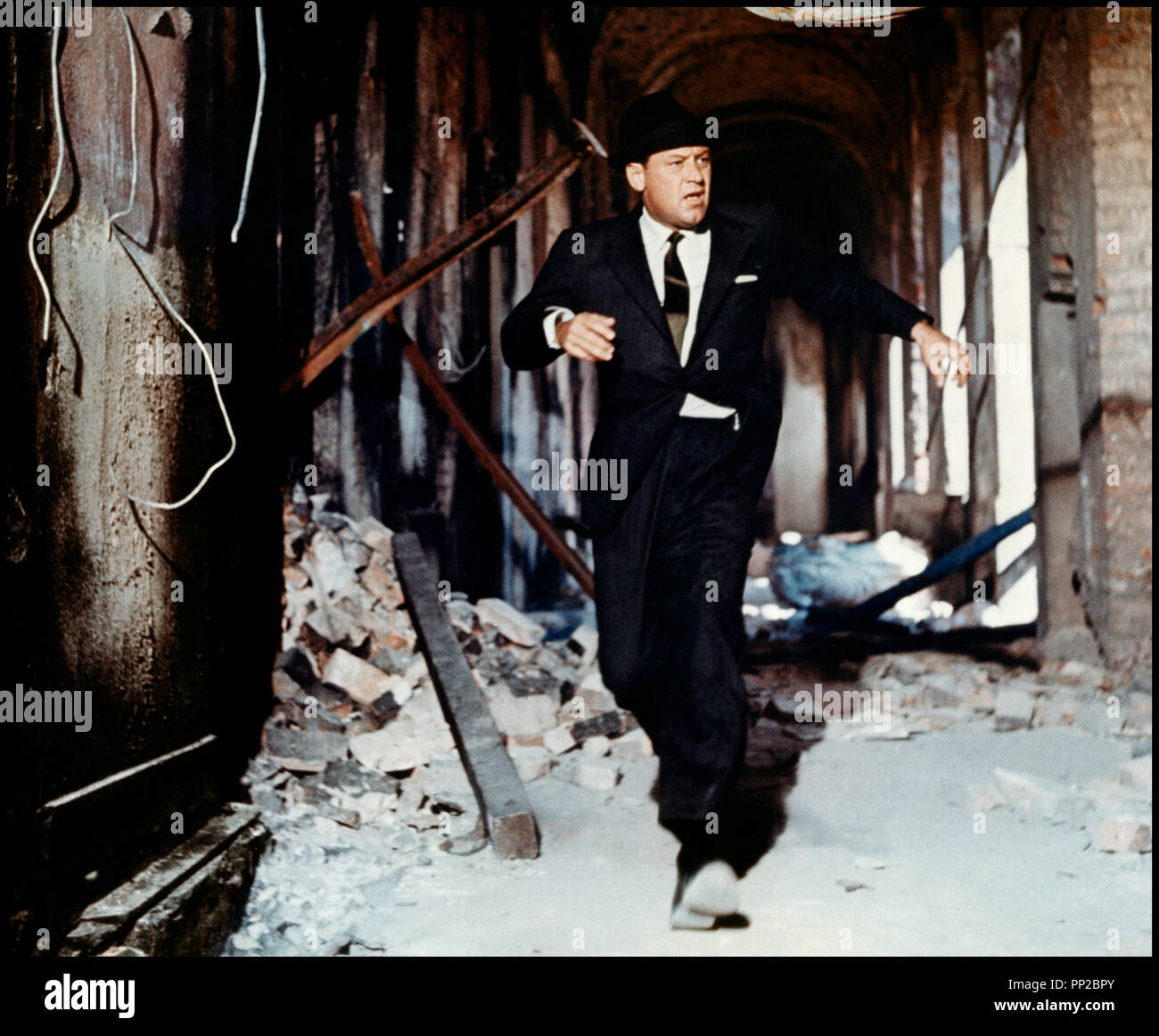 The Counterfeit Traitor 1962 William Holden Stock Photos & The Counterfeit Traitor 1962 William ...