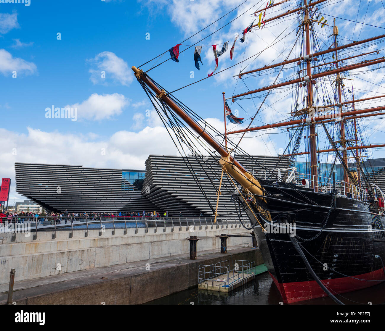 Exterior of the new V&A Museum and RRS Discovery ship at Discovery ...