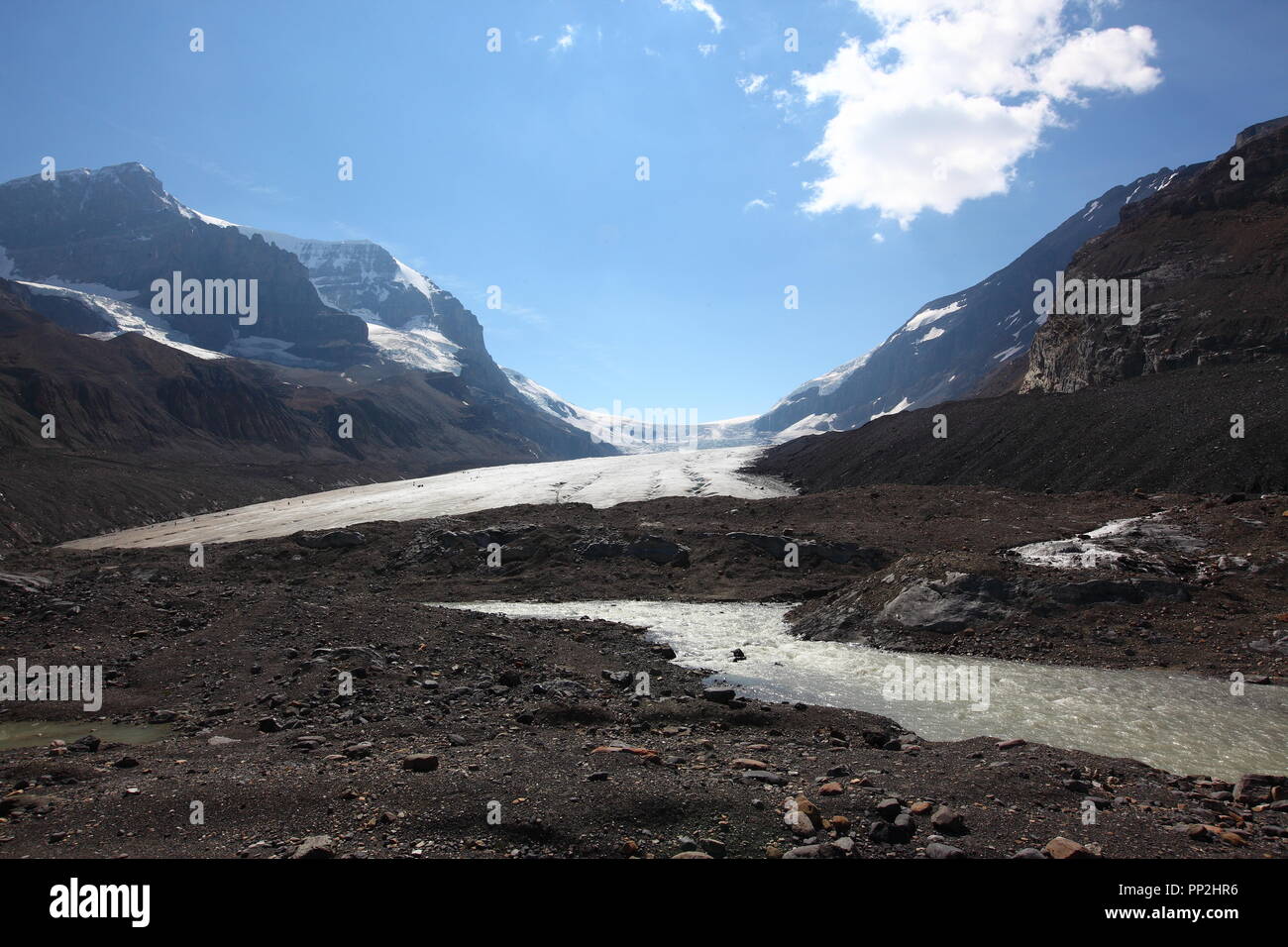 Columbia icefield alberta canada hi-res stock photography and images ...