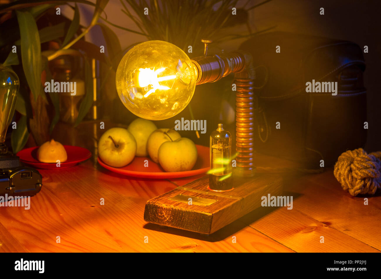 Light fixture handmade in vintage style, wooden case and radio tube ...