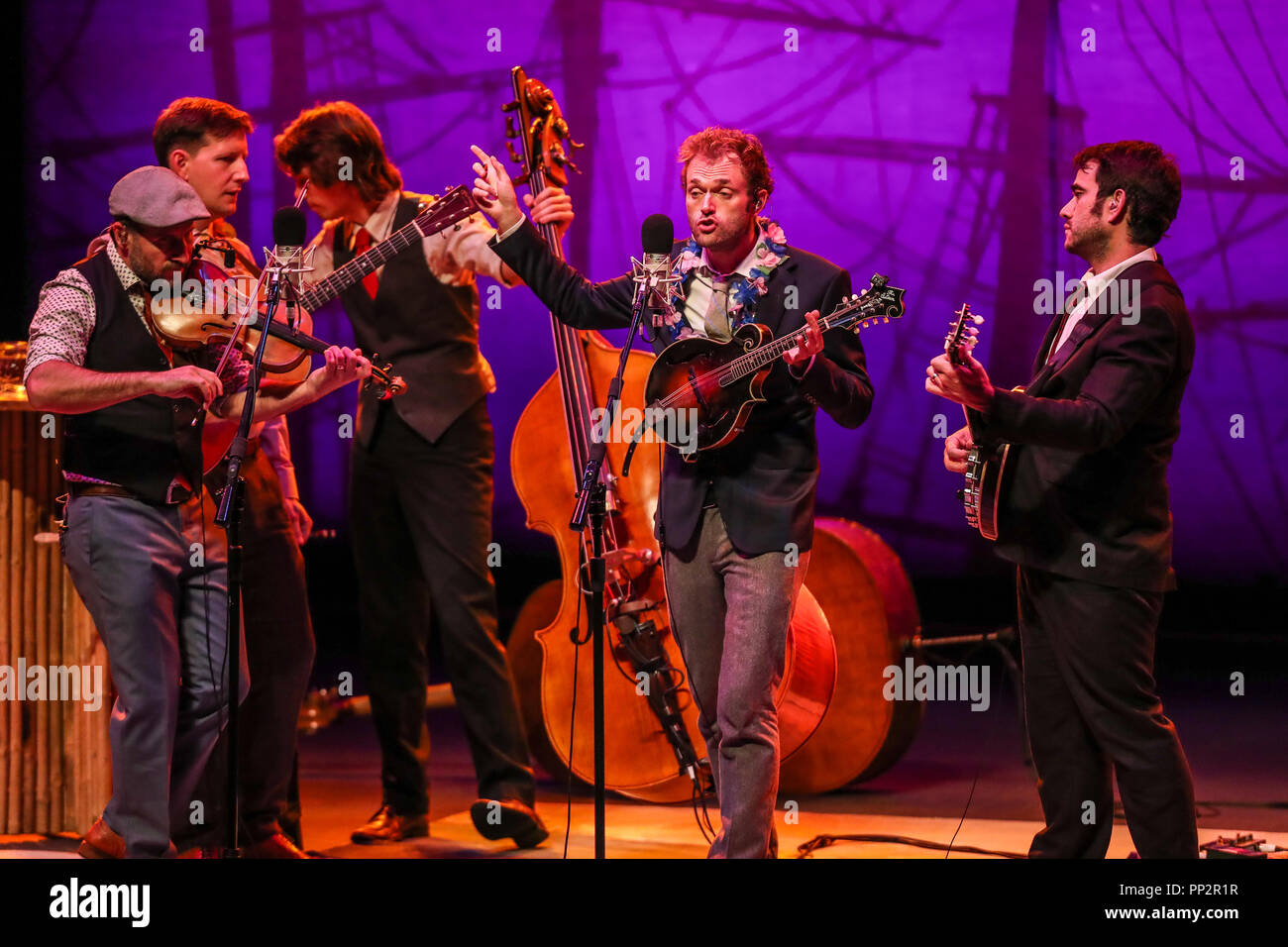 Punch brothers hi-res stock photography and images - Alamy