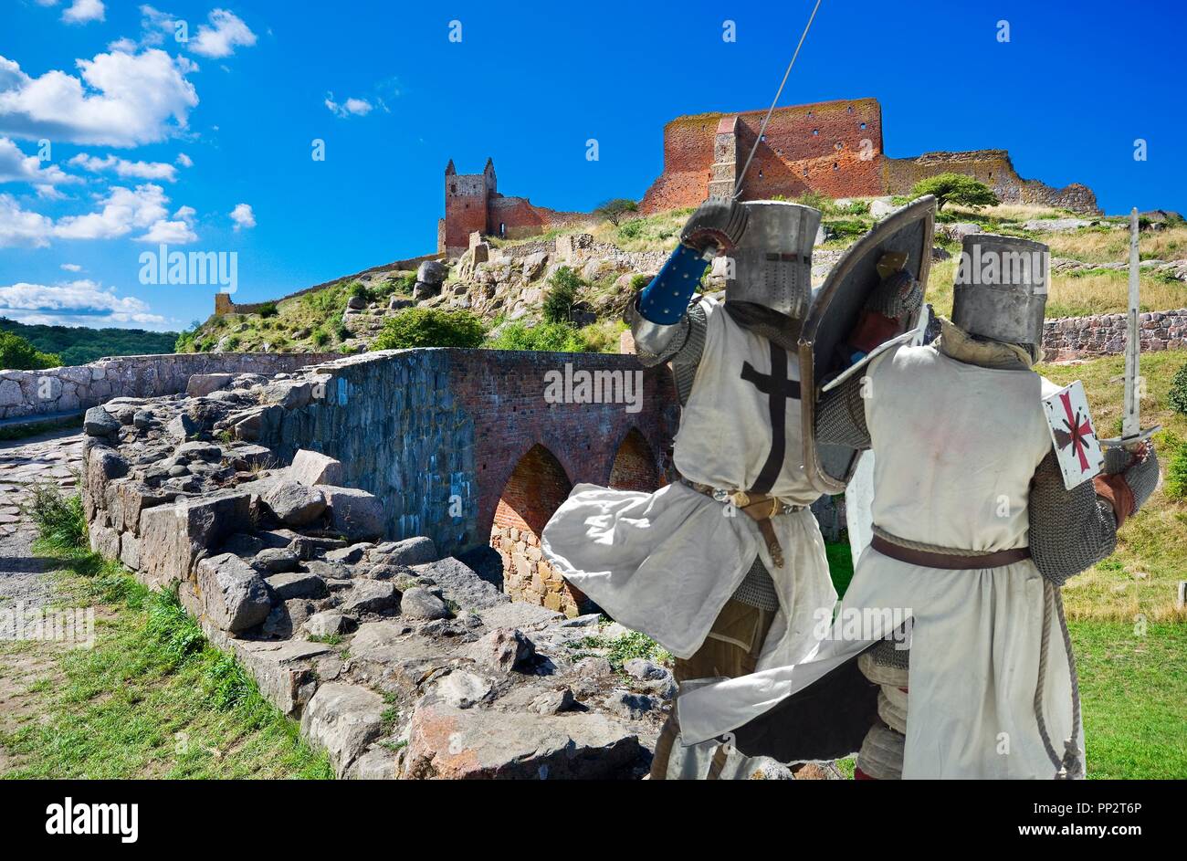 Medieval knights fighting hi-res stock photography and images - Alamy