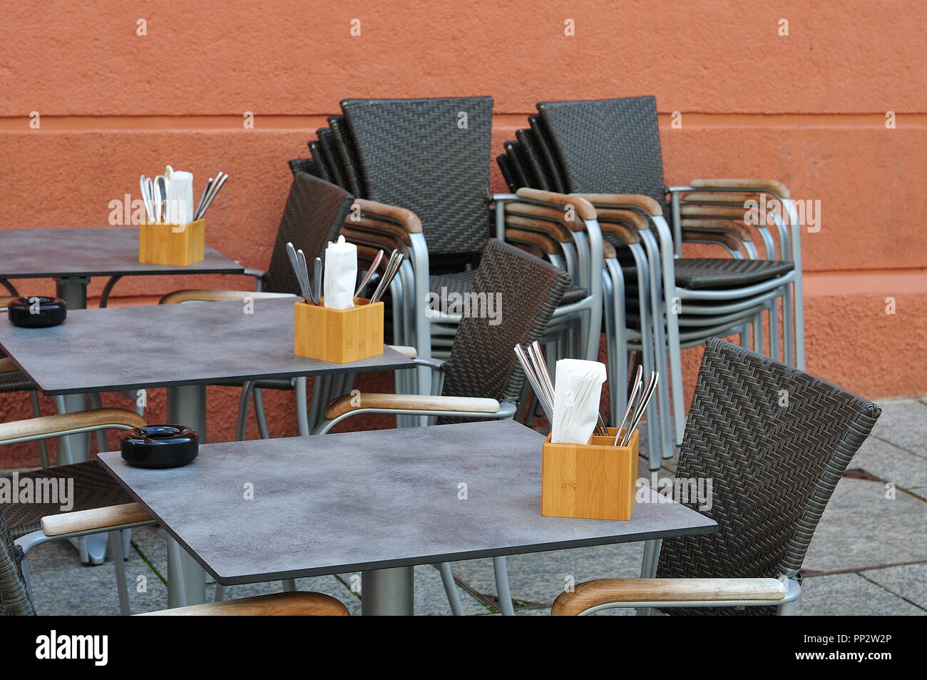 Tables ashtrays in outdoor hi-res stock photography and images - Alamy