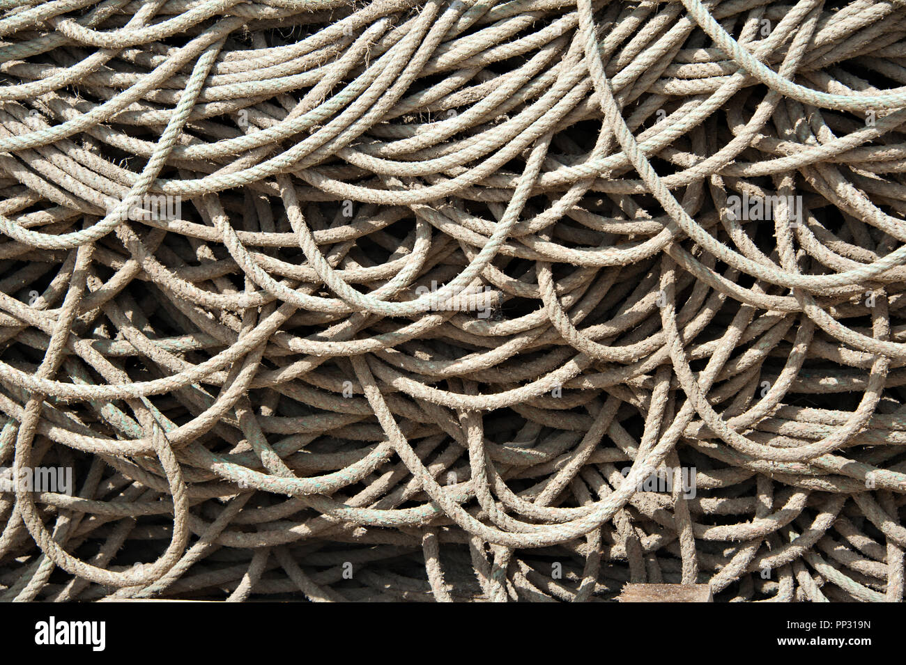 Tangled rope hi-res stock photography and images - Alamy