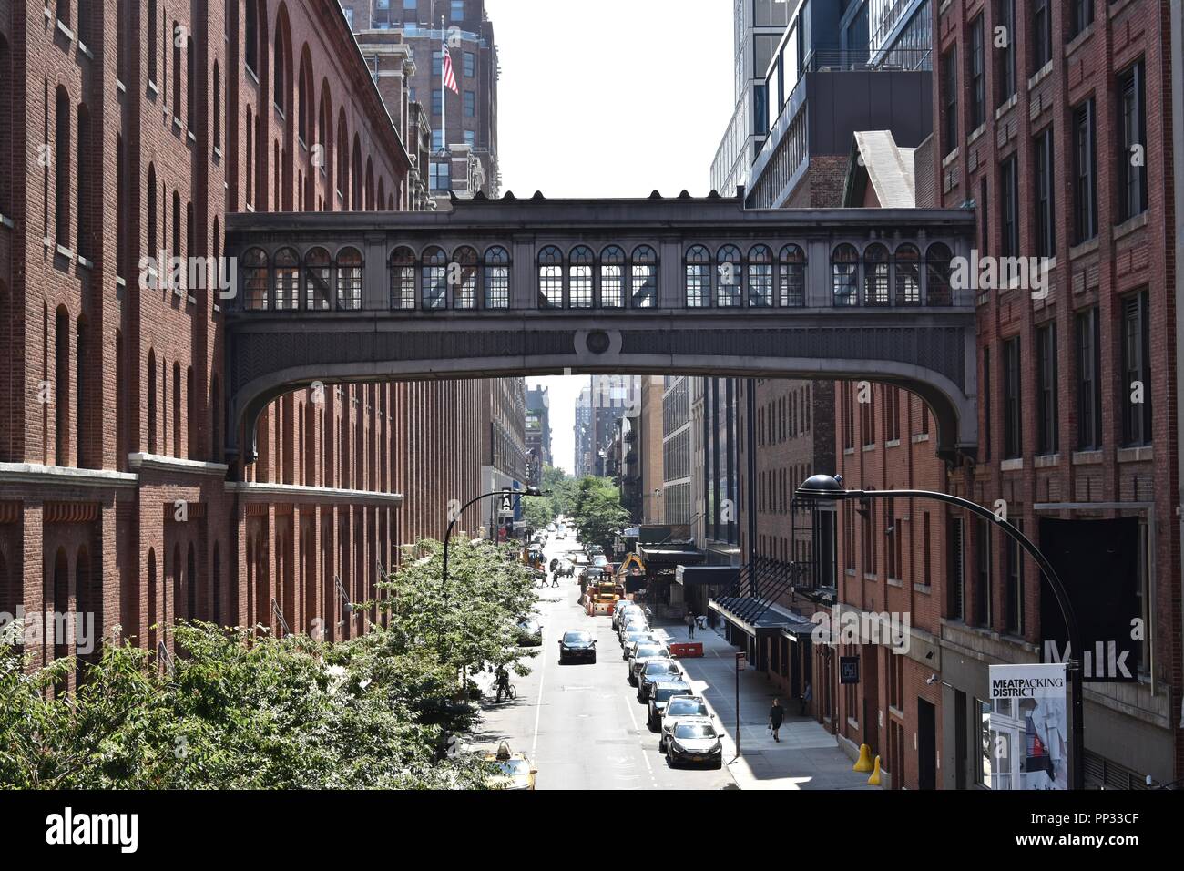 High line observation deck hi-res stock photography and images - Alamy