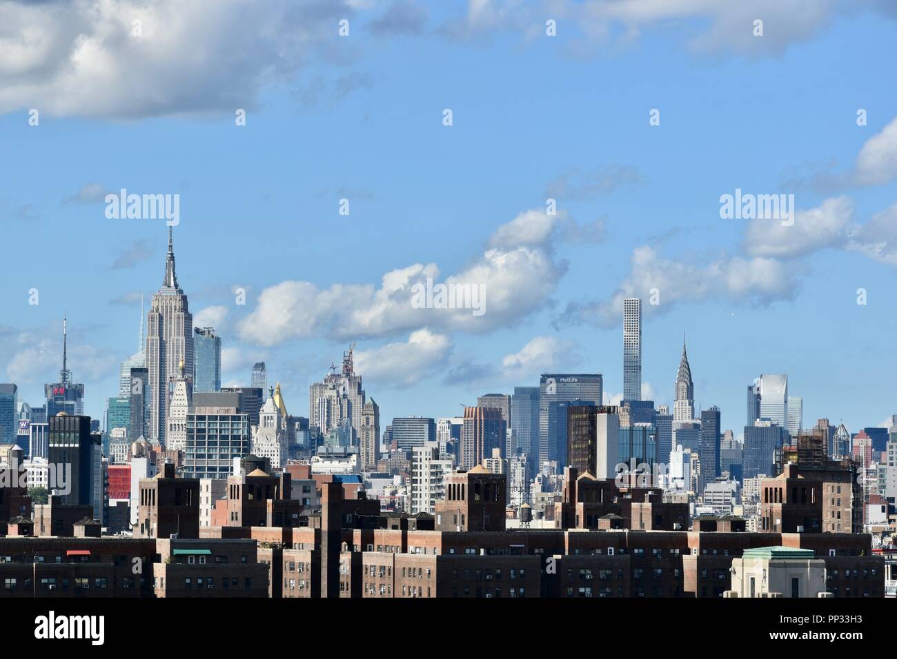 View of the Manhattan skyline as seen from the iconic High Lien aerial ...