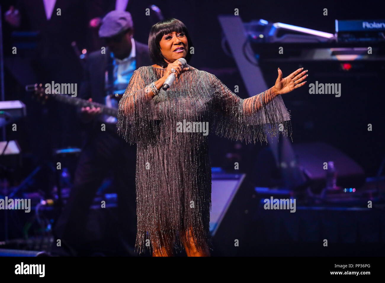 Patti Labelle live in concert Stock Photo - Alamy