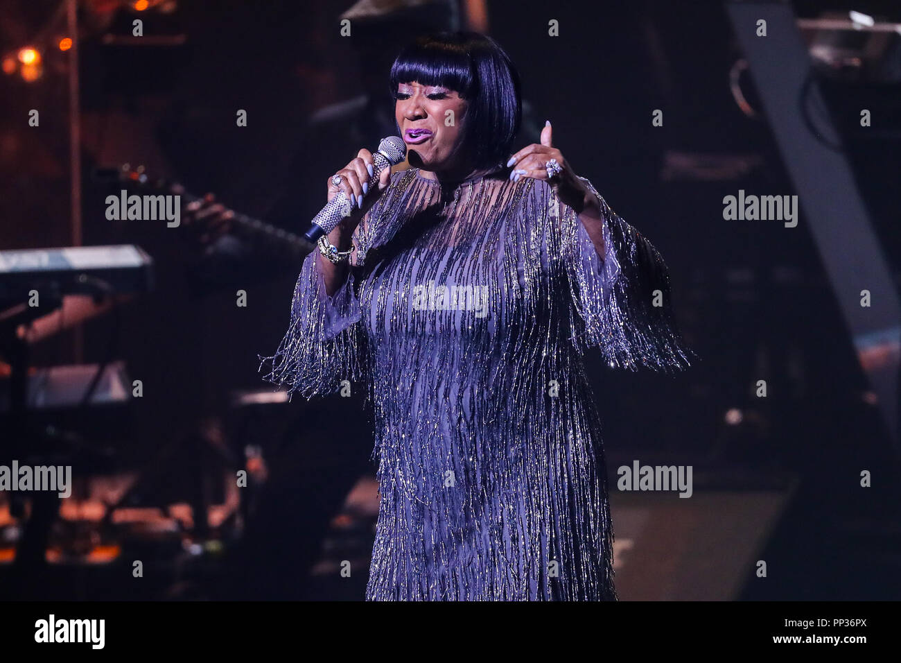 Patti Labelle live in concert Stock Photo - Alamy