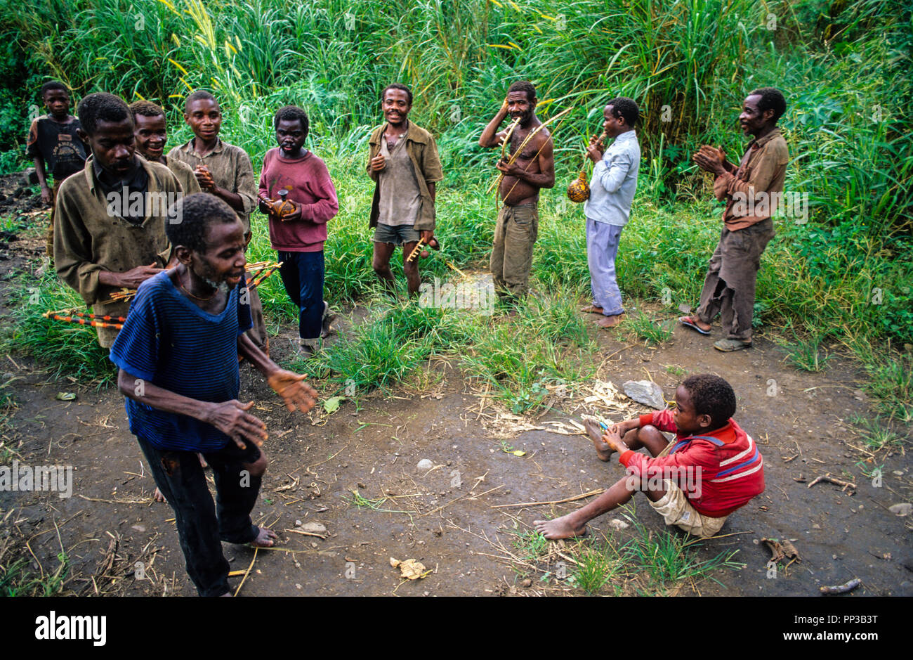 Uganda pygmies hi-res stock photography and images - Alamy