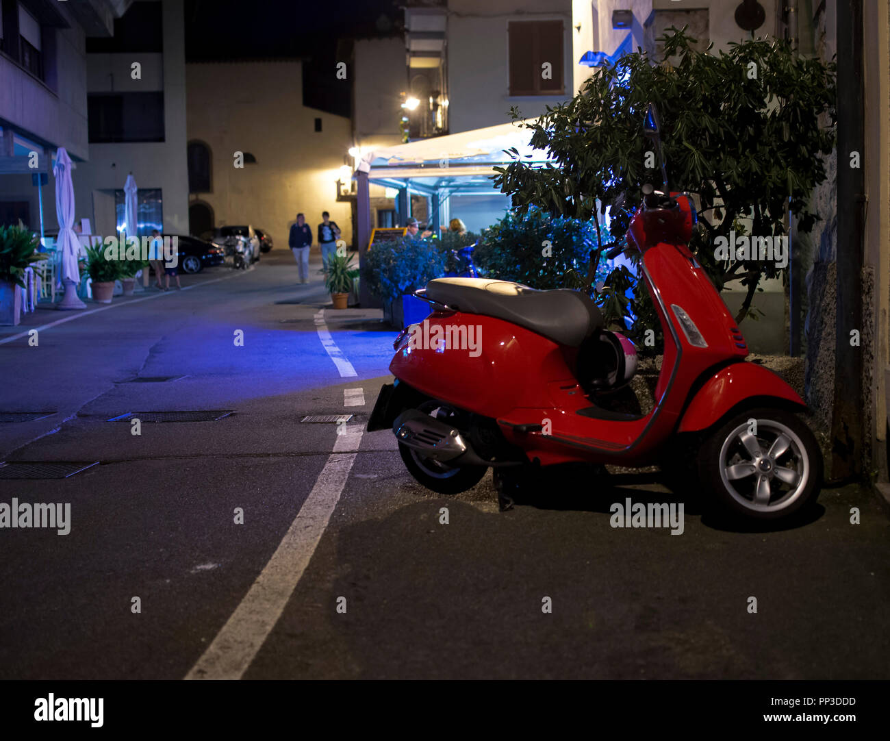 Motorbike on street in rome hi-res stock photography and images - Alamy