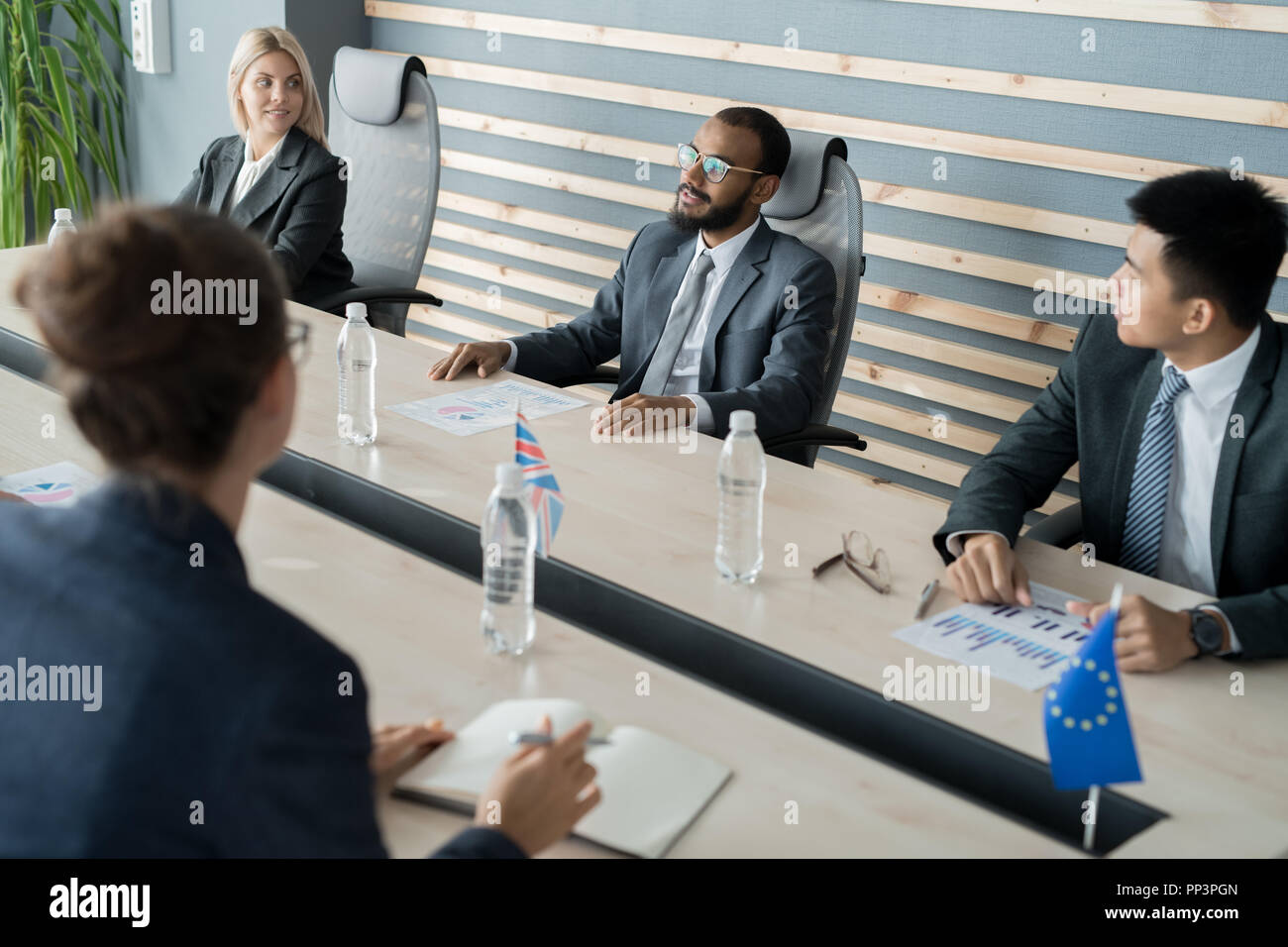 Leaders of countries at meeting Stock Photo - Alamy