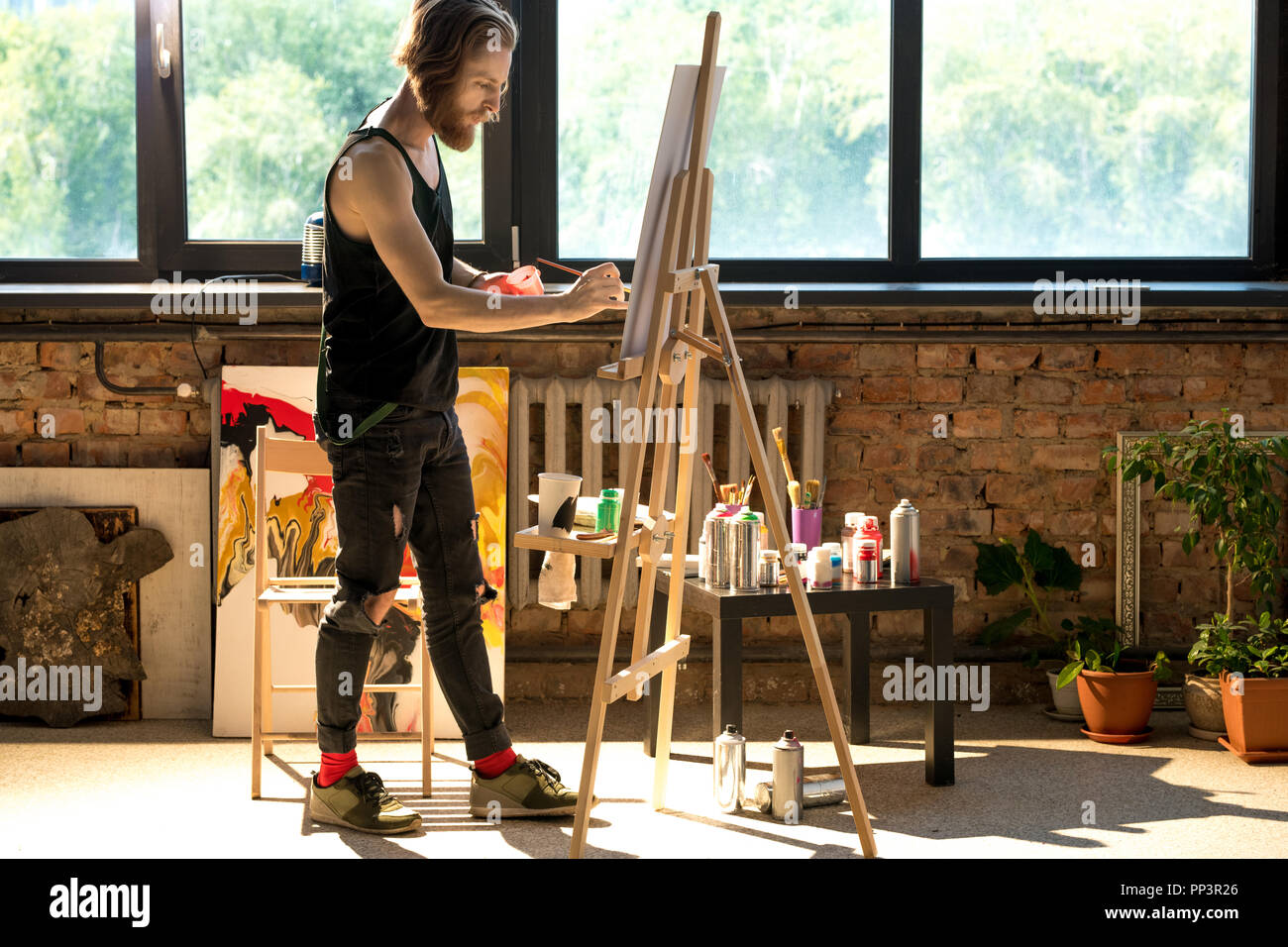 Male artist hi-res stock photography and images - Alamy