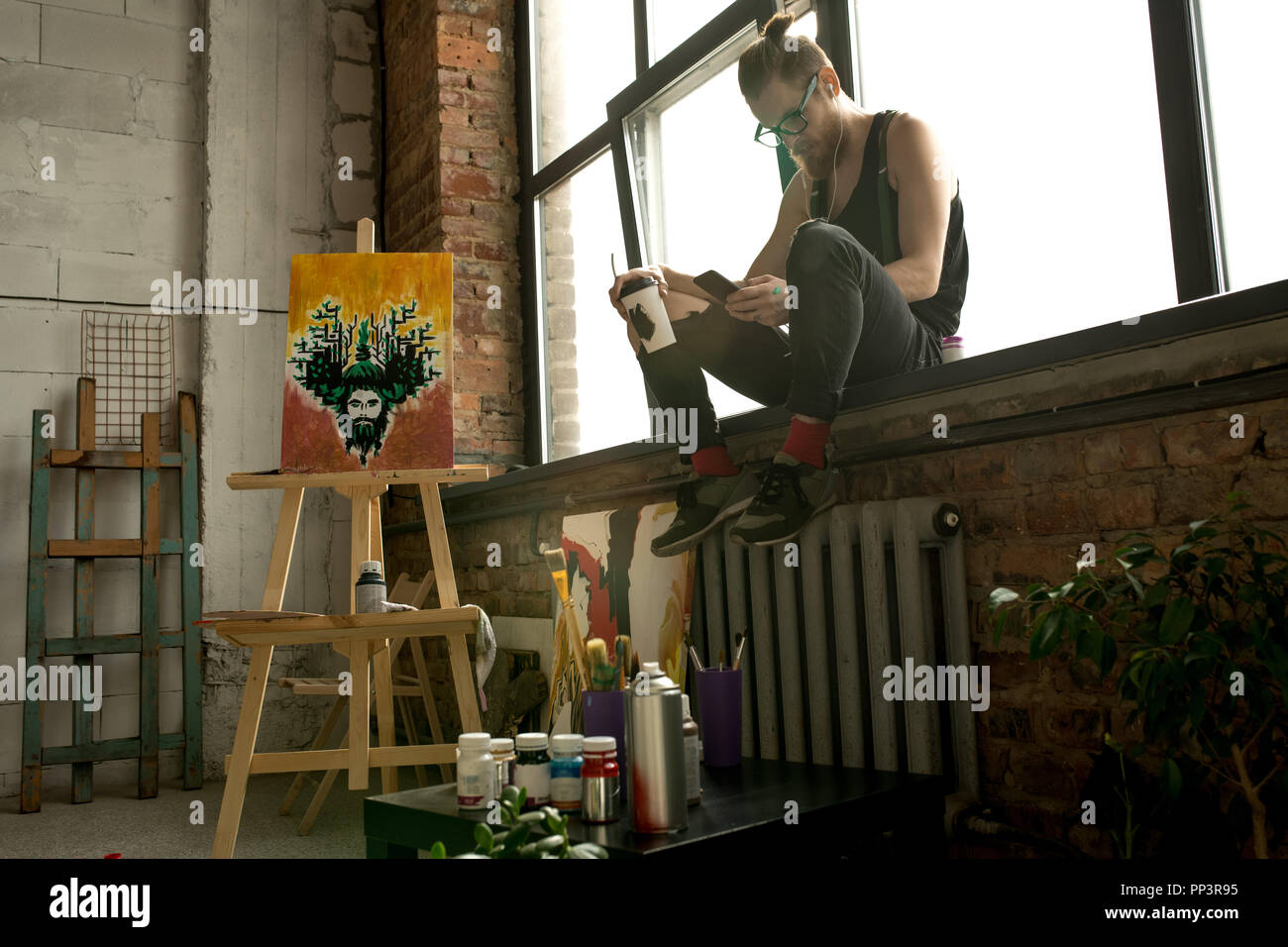 Studio workshop hi-res stock photography and images - Alamy