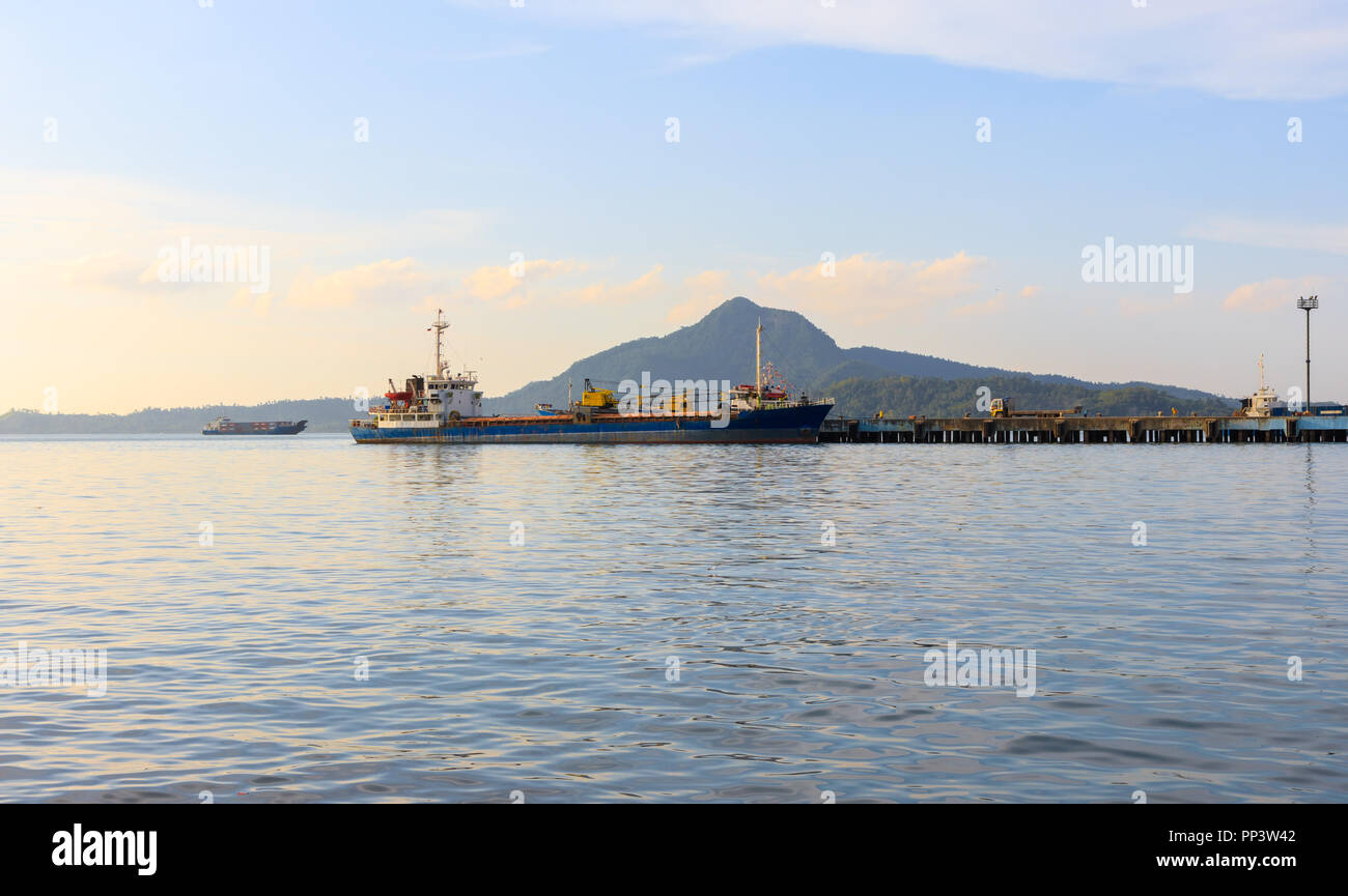 Tacloban ship hi-res stock photography and images - Alamy